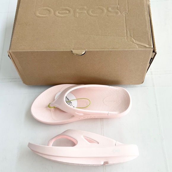 OOFOS | Shoes | New Oofos 00 Ooriginal Thong Recovery Sandals Womens Size 8 Blush | Poshmark